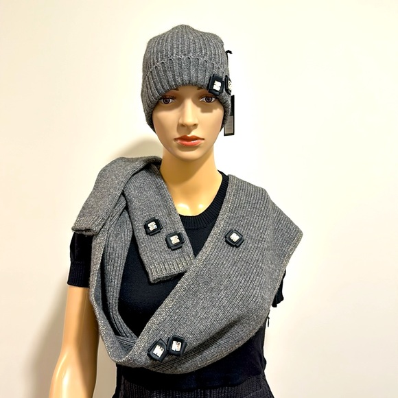 Pale Cloud | Accessories | Pale Cloud Girls Set In Grey Hat Gloves And ...